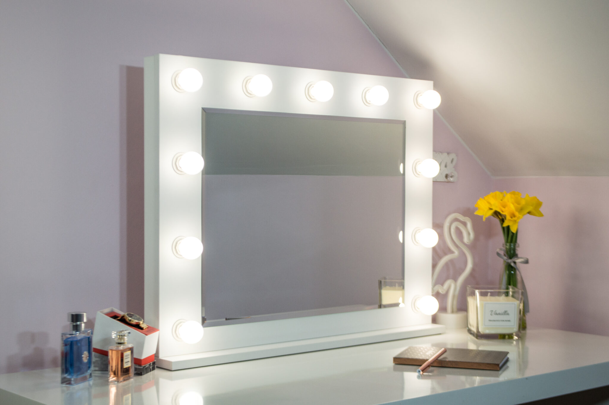 Lustro z oświetleniem LED do toaletki Białe 60 x 80 | Lampi.pl